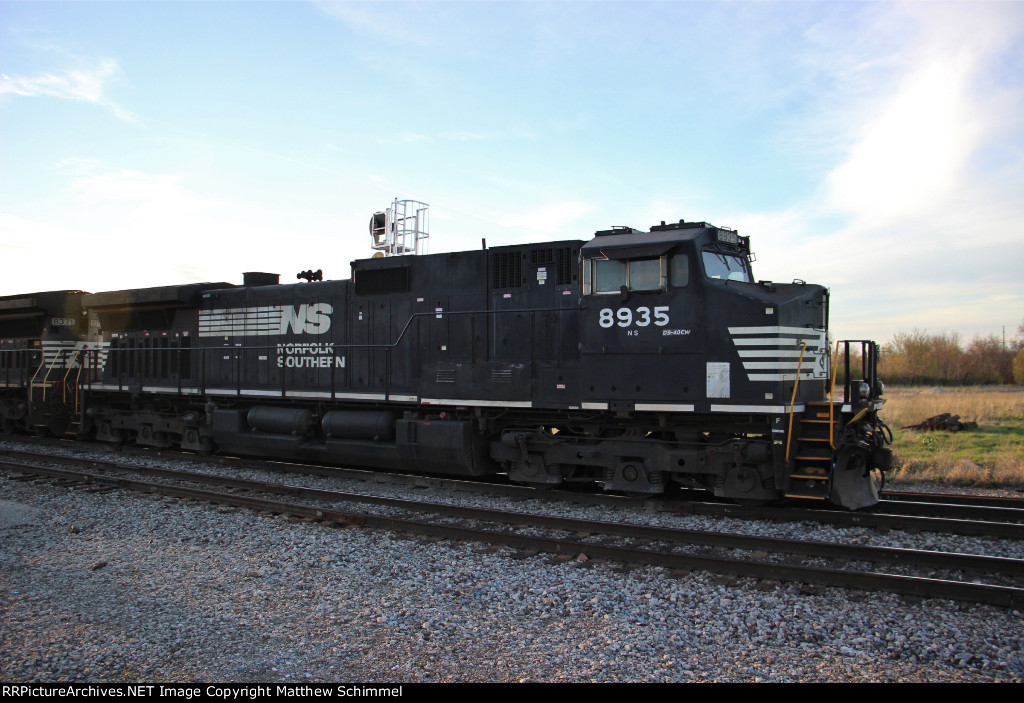 NS 8935